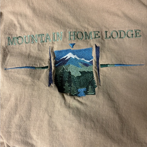 American Vintage | Shirts | Vintage Mountain Home Cottage Embroidery ...